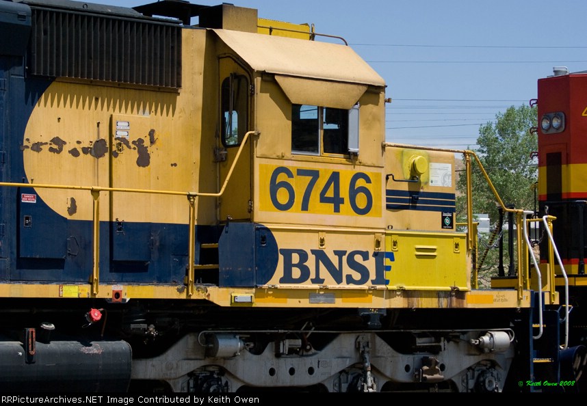 BNSF 6746